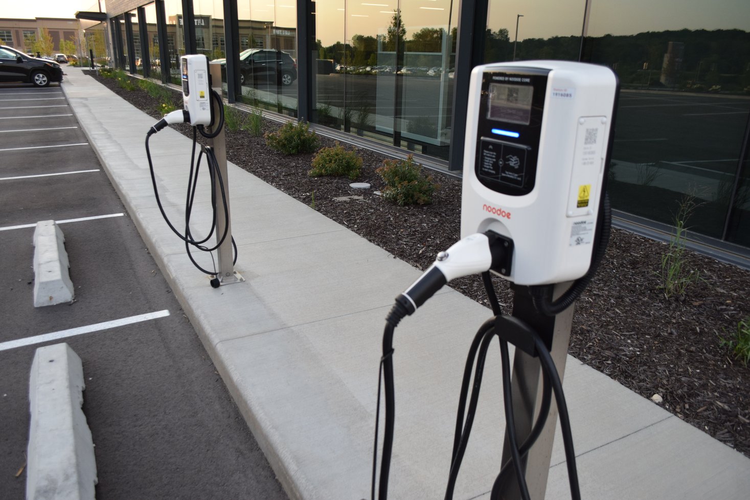 7 Benefits of Installing an EV Charging Station at Your Commercial Business